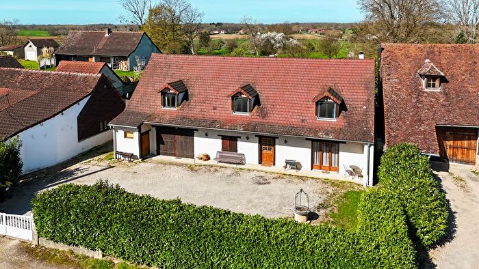 Maison à vendre - Savigny-en-Revermont - 5 pièces - 4 chambres