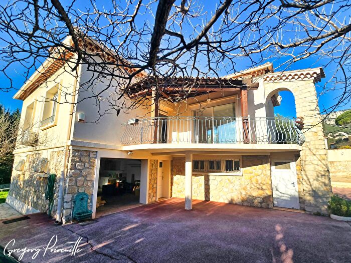 Maison à vendre - Toulon, Haute-ville - 5 pièces - 3 chambres