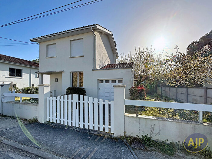 Maison à vendre - Mérignac, Saint-Augustin - 4 pièces - 3 chambres