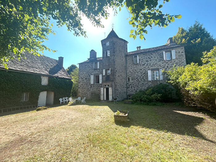 Maison à vendre - Marcenat - 7 pièces - 4 chambres
