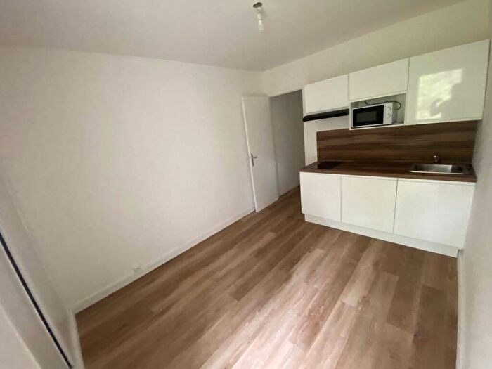 Périer, Marseille 8ème arrondissement - Appartement 1 pièce à louer