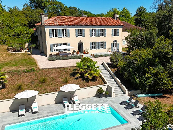 Maison à vendre - Eyres-Moncube - 14 pièces - 9 chambres