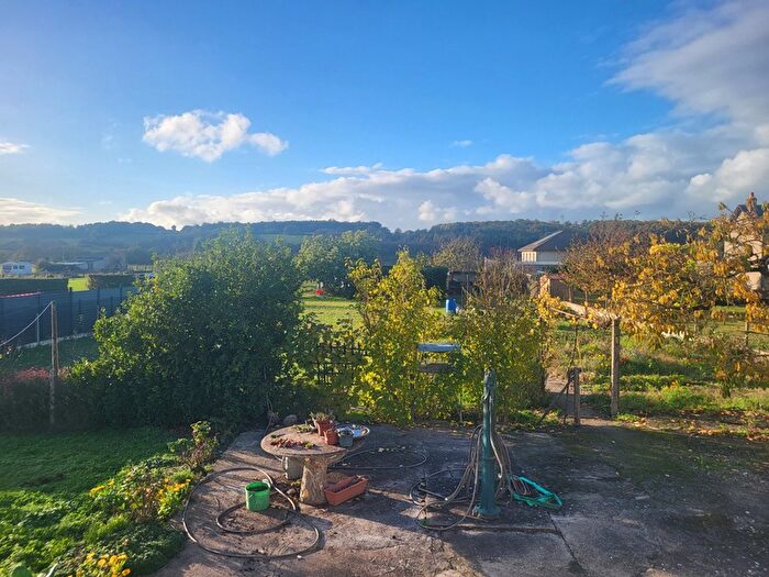 Maison à vendre - Airvault - 4 pièces - 3 chambres