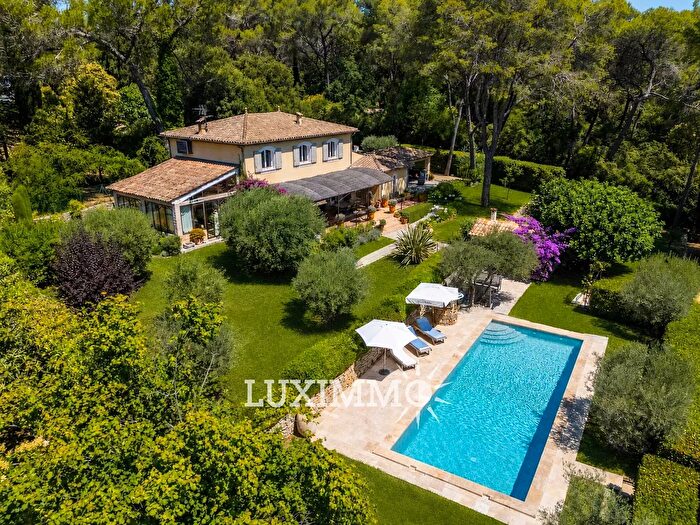 Mougins, Font Neuve, Saint-Basile, Fontmerle, Nartassière : Maison 10 pièces à vendre