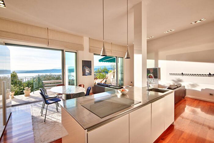 Appartement à louer - Nice, Mont-Boron - 4 pièces - 3 chambres