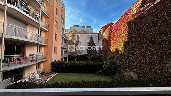 Appartement à vendre - Paris e , Plaine, Lagny - 4 pièces - 3 chambres