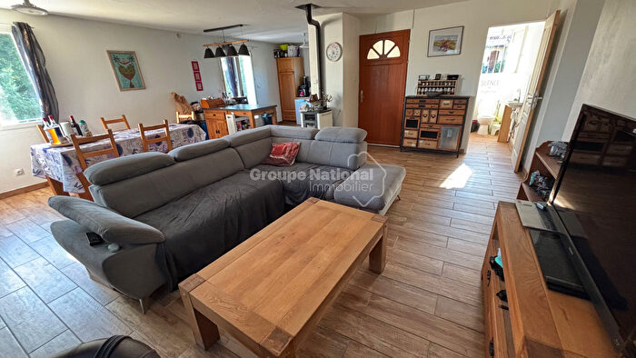 Maison à vendre - Bourg-Saint-Andéol - 6 pièces - 5 chambres