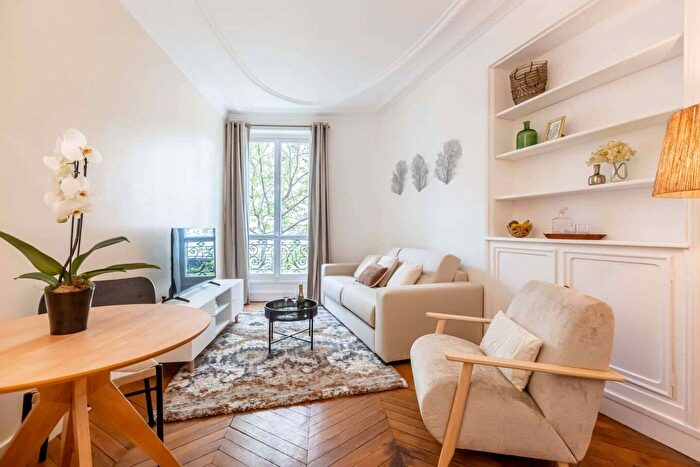 Appartement à louer - Hoche-Friedland, Paris ème arrondissement - 3 pièces - 1 chambre