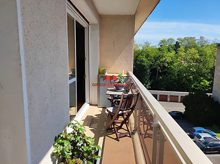 Appartement 4 pièces à vendre à La Celle-Saint-Cloud, Le Centre