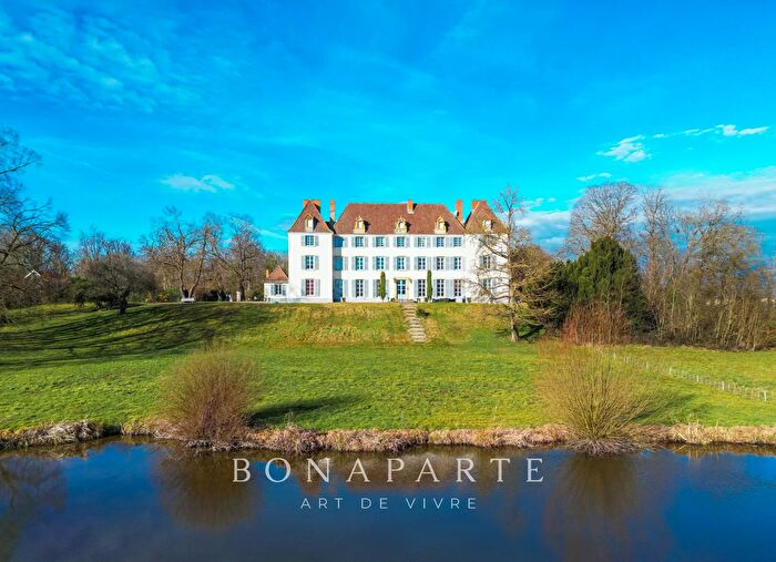 Maison 20 pièces à Roanne, Parc des Sports, à vendre
