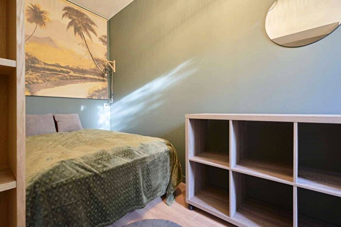 Appartement à louer - Barbâtre-Saint Remy-Verrerie, Reims - 1 pièce