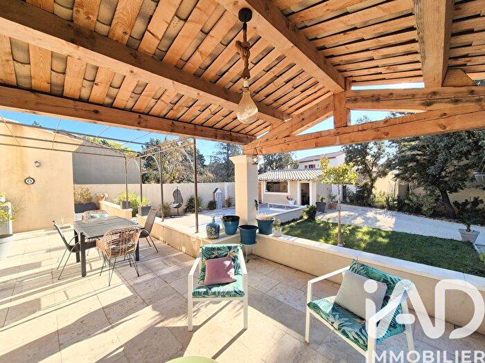 Maison à vendre - Aureille - 6 pièces - 3 chambres