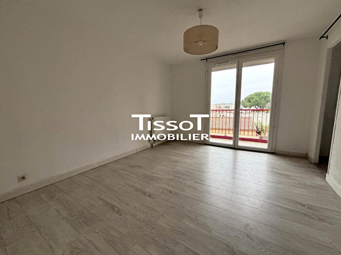 Appartement à louer - Nîmes, Ville Active - 1 pièce