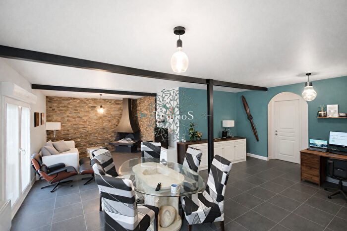 Maison à vendre - Beauvais, Argentine - 5 pièces - 3 chambres