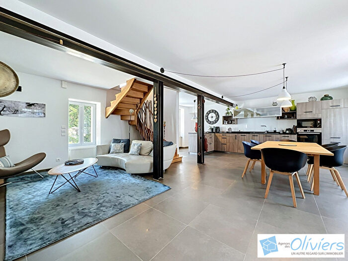 Maison 6 pièces à Voisins-le-Bretonneux, à vendre