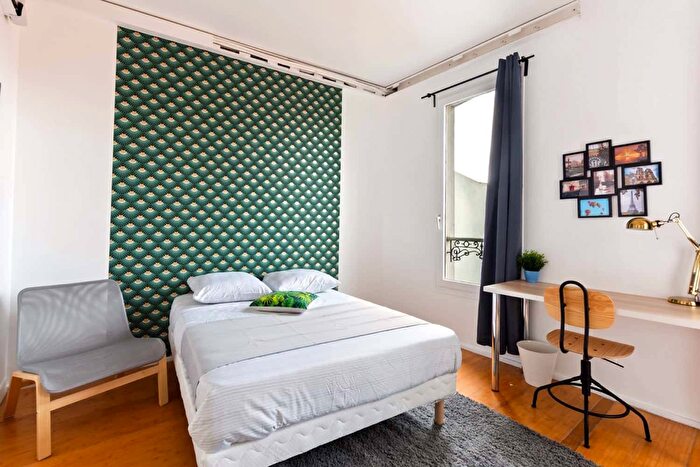 Cité Pierre et Marie Curie, Ivry-sur-Seine - Appartement 1 pièce à louer