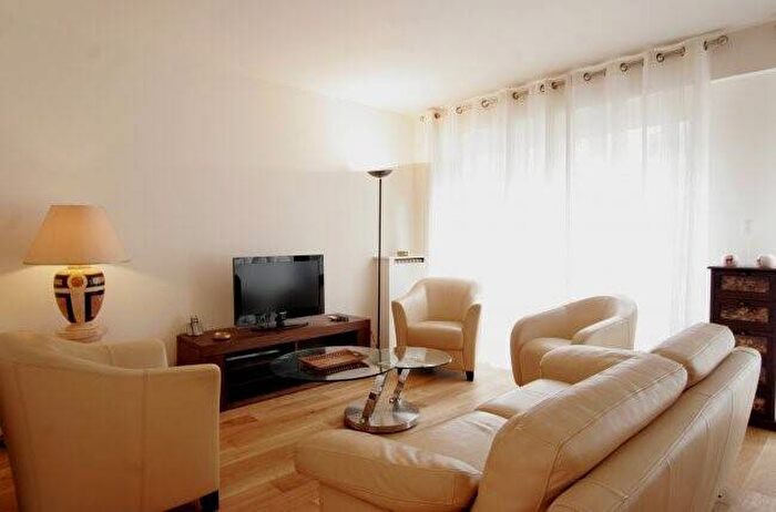 Appartement à louer - Chaillot, Paris ème - 3 pièces - 2 chambres