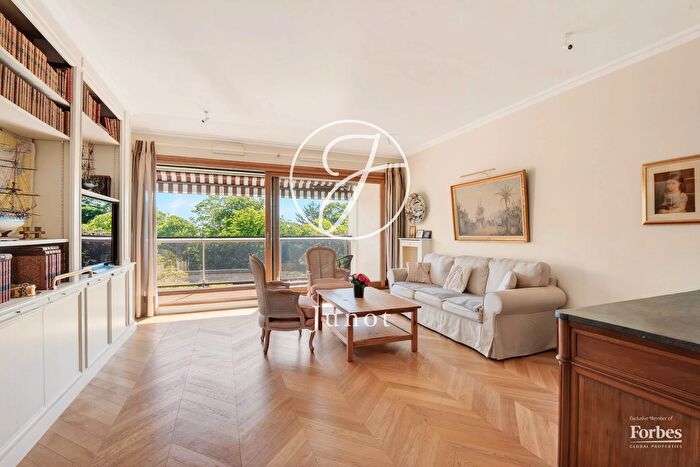Saint-Cloud, Fouilleuse, Val dOr - Appartement 4 pièces à vendre
