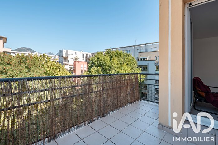 Appartement 2 pièces à Grenoble, Village Olympique, à vendre