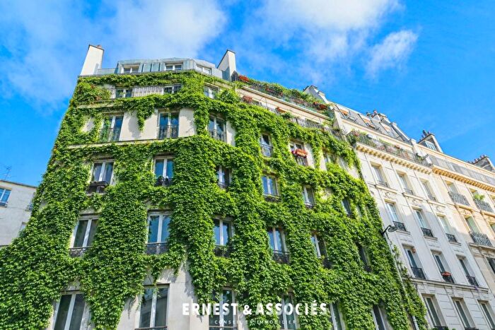 Appartement à vendre - Paris e , Saint-Vincent de Paul, Lariboisière - 4 pièces - 2 chambres