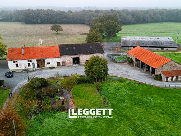 Maison à vendre - Lathus-Saint-Rémy - 16 pièces - 7 chambres