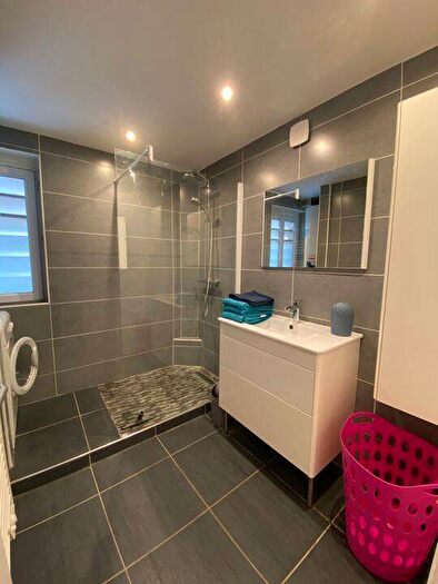 Championnet-Caserne de Bonne, Grenoble : Appartement 4 pièces à louer