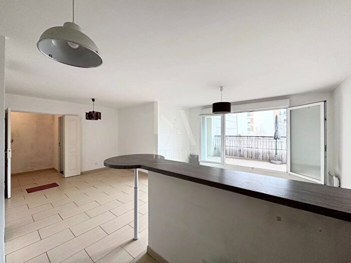 Appartement à vendre - Chelles, Centre-ville, Gare, Abbesses - 4 pièces - 3 chambres