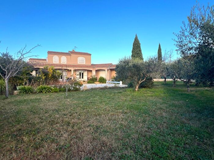 Maison à vendre - Arles, Pont de Crau, Moulès - 5 pièces - 2 chambres