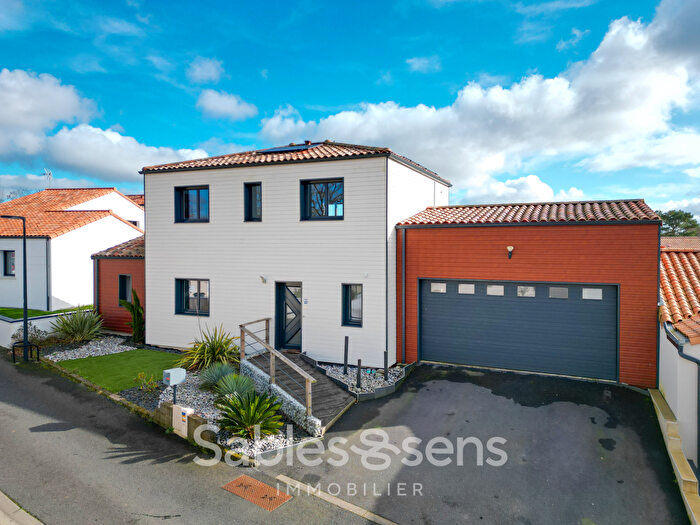 Maison à vendre - Aizenay - 4 pièces - 3 chambres