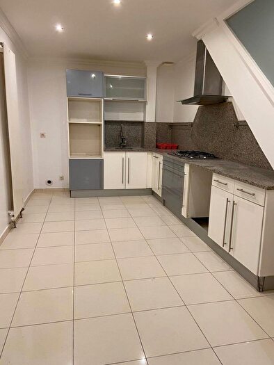 Appartement à louer - Monthieu-Saint François, Saint-Étienne - 5 pièces - 3 chambres