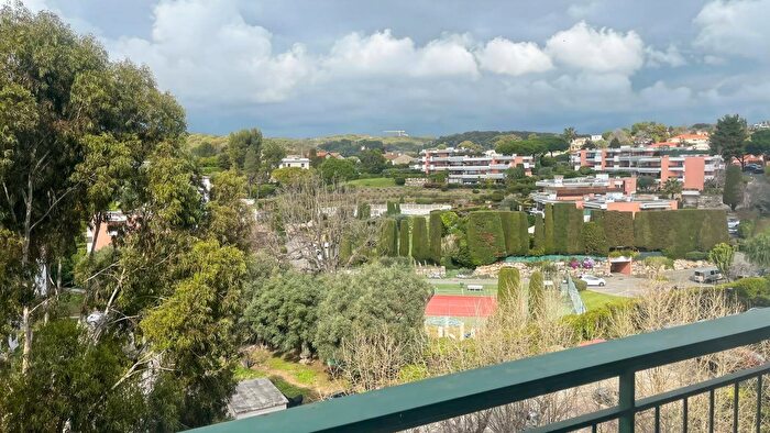 Appartement à louer - Fontmerle, Antibes - 3 pièces - 2 chambres