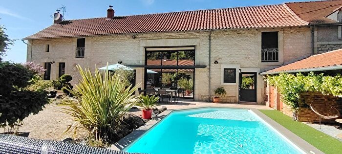 Maison à vendre - Colombiers - 5 pièces - 4 chambres