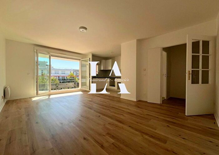 Appartement à vendre - Saint-Denis, La Plaine Saint-Denis - 3 pièces - 2 chambres