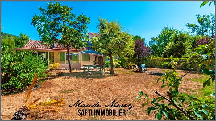 Maison 6 pièces à Garéoult, à vendre