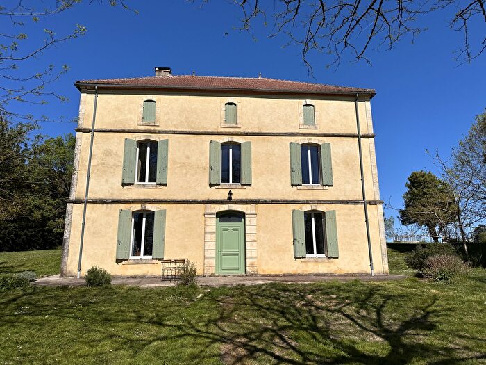 Maison à vendre - Monbahus - 8 pièces - 5 chambres