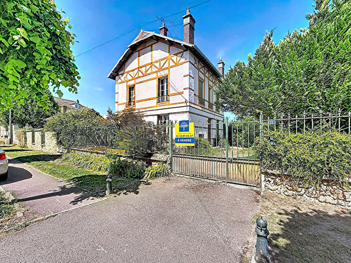 Maison 8 pièces à vendre à Neauphle-le-Château