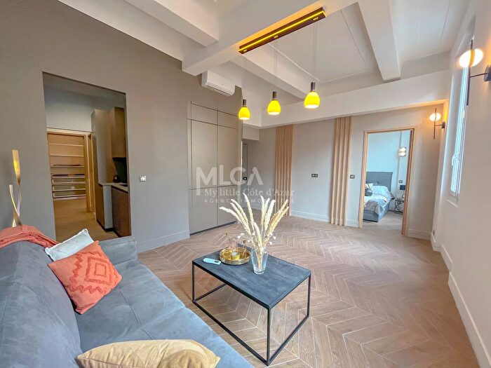 Appartement à vendre - Antibes, Coeur de ville - 3 pièces - 2 chambres