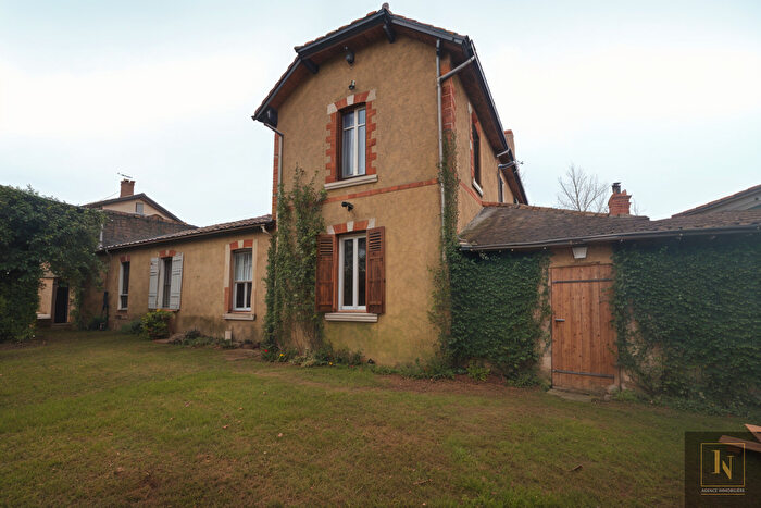 Maison à vendre - Le Loroux-Bottereau - 9 pièces - 5 chambres