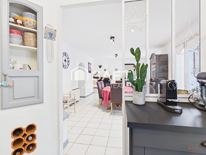 Maison à vendre - Niort, Sainte-Pezenne - 7 pièces - 5 chambres