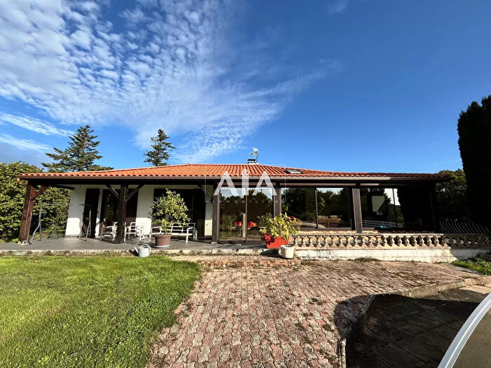 Saint-Amant-de-Bonnieure - Maison 9 pièces à vendre