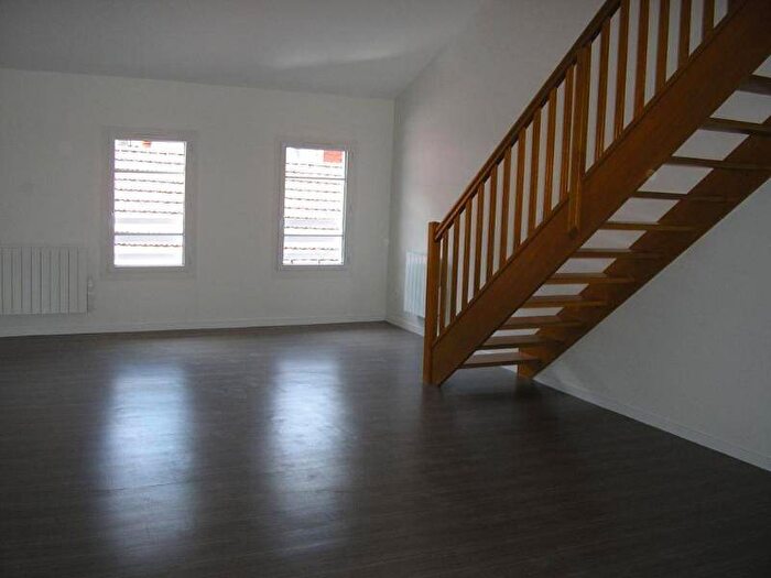 Appartement à louer - Nantua - 4 pièces - 3 chambres