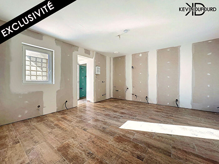 Appartement à vendre - Aubenas, Centre-ville - 3 pièces - 2 chambres