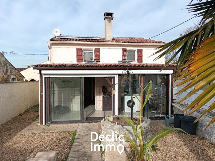 Maison à vendre - Saint-Sulpice-dArnoult - 4 pièces - 3 chambres