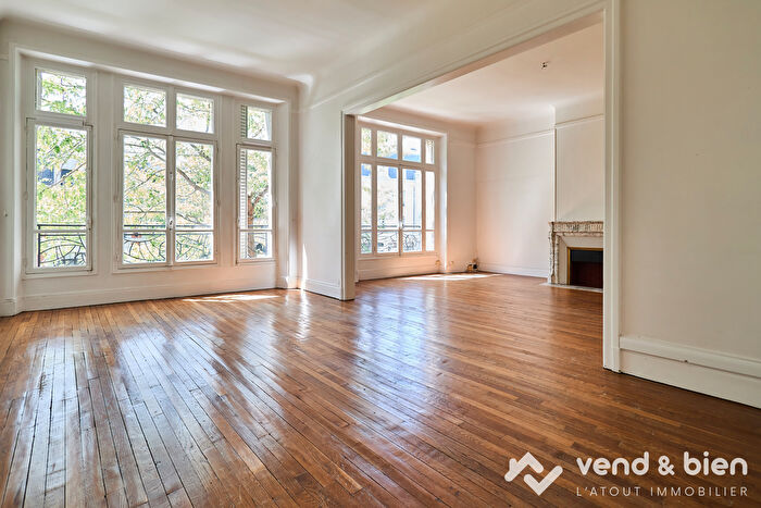 Appartement à vendre - Reims, Centre-ville - 5 pièces - 3 chambres