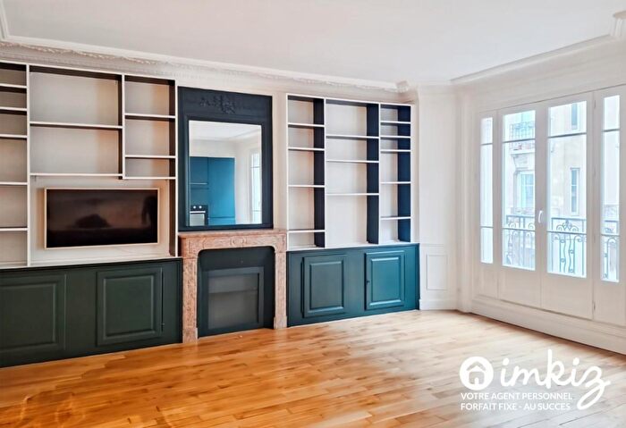 Appartement à vendre - Paris e , Porte de Clignancourt, Porte Montmartre, Moskowa - 3 pièces - 2 chambres