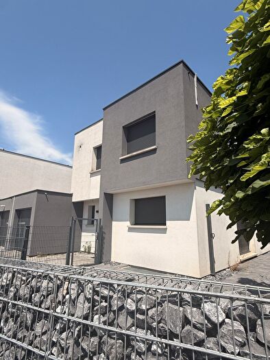 Village-Neuf : Maison 5 pièces à vendre