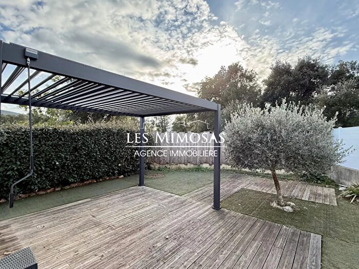 Maison à vendre - Roquebrune-sur-Argens, Golf - 4 pièces - 3 chambres