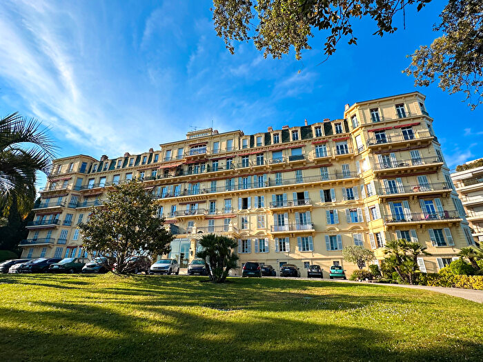 Cannes, Croix des Gardes : Appartement 4 pièces à vendre