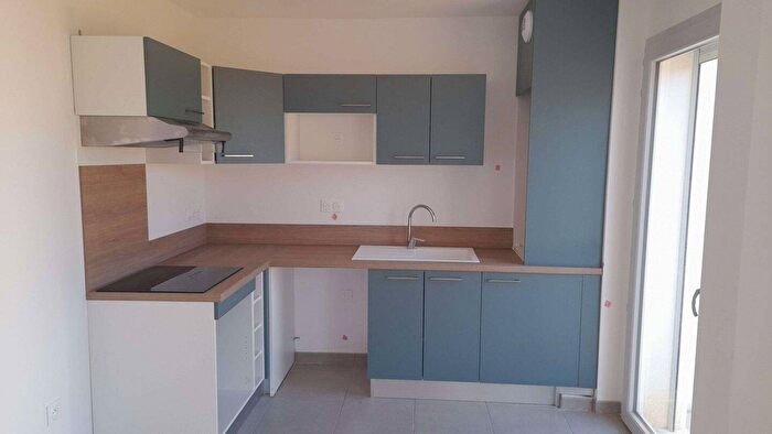 Maison à louer - Nérigean - 4 pièces - 3 chambres