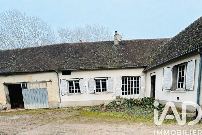 Maison à vendre - Thivars - 5 pièces - 3 chambres